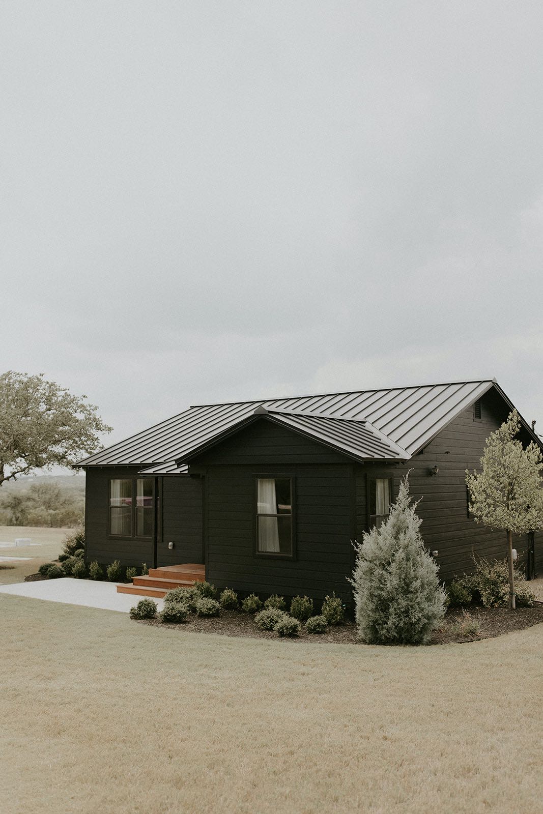 Romantic Summer Wedding at The Arlo - biancanichole.com