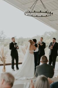 Mae's Ridge: Modern Boho Wedding Venue - biancanichole.com