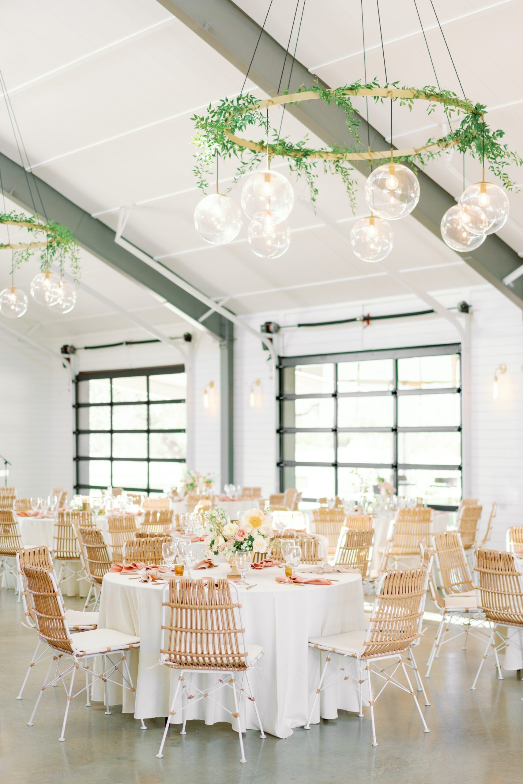 Mae's Ridge: Modern Boho Wedding Venue - biancanichole.com