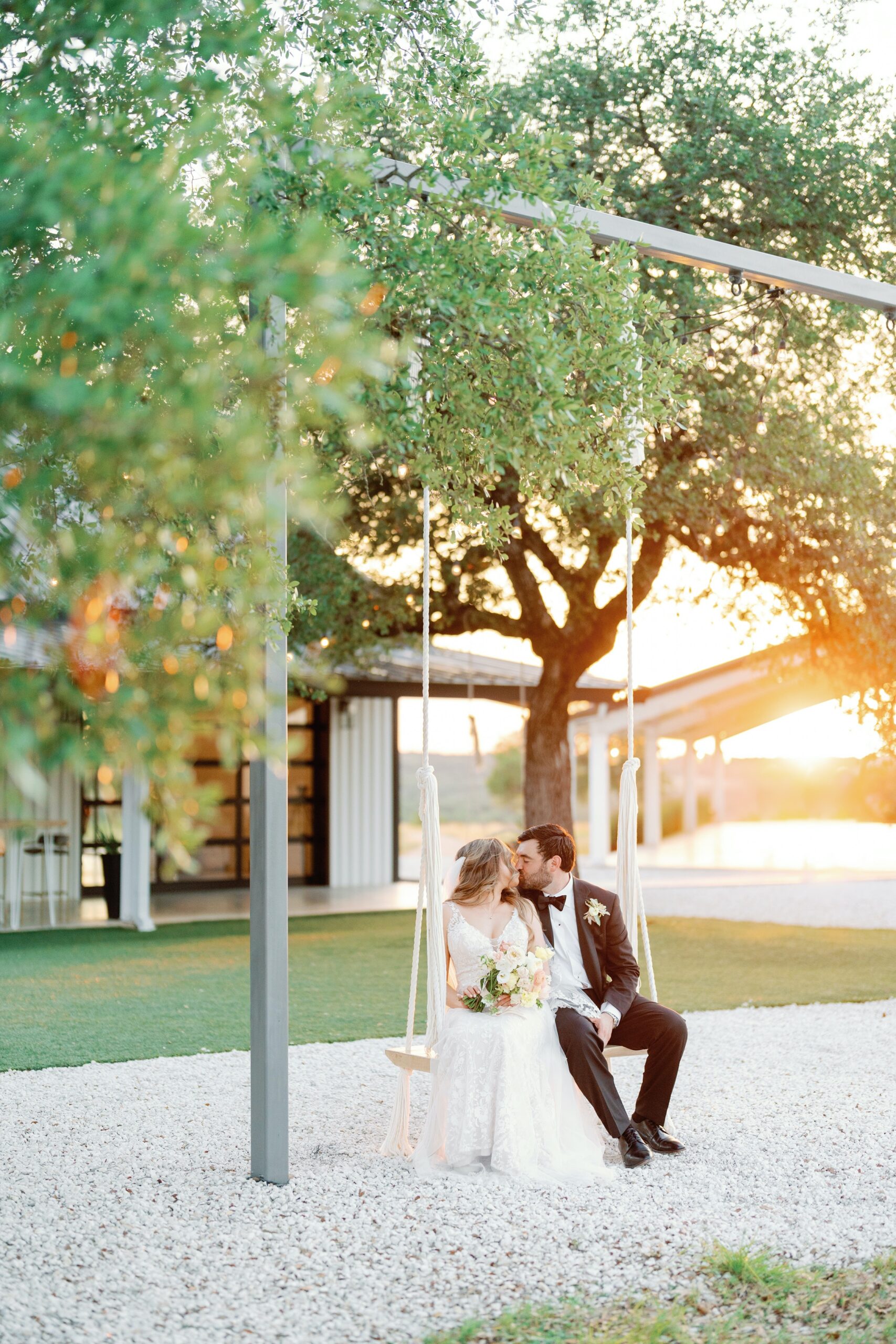 Mae's Ridge: Modern Farmhouse Wedding Venue - biancanichole.com