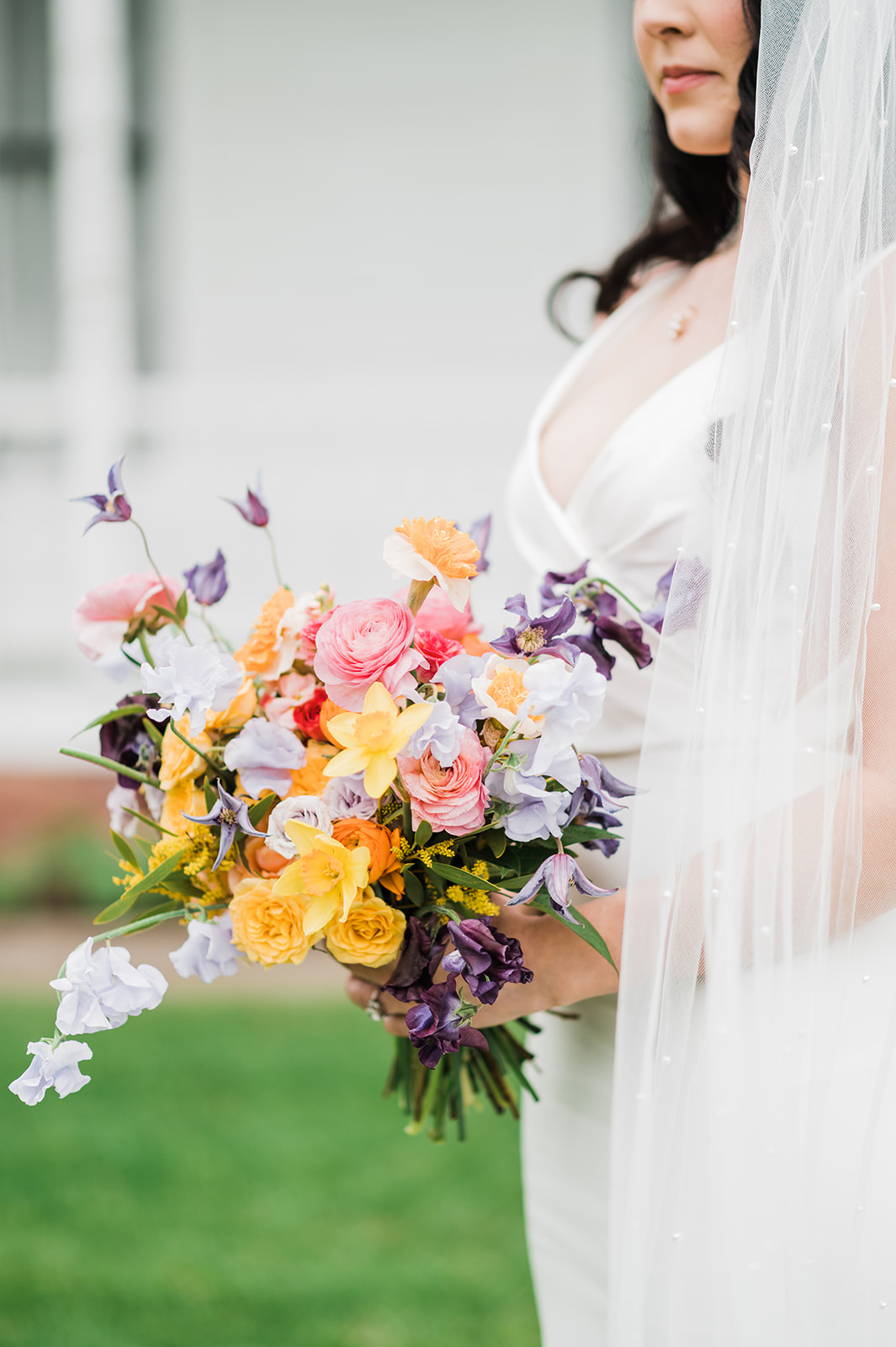 Colorful Wedding at Barr Mansion - biancanichole.com