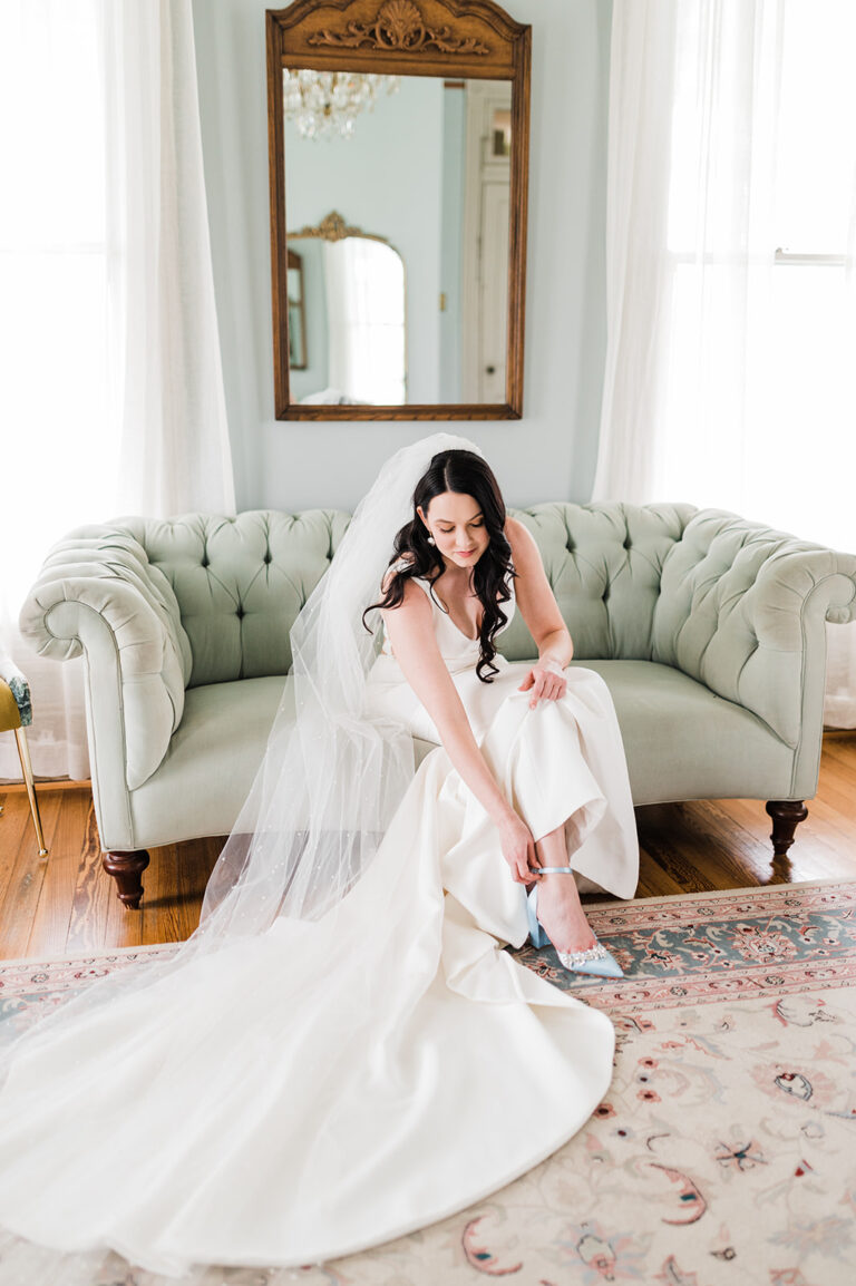 Colorful Wedding at Barr Mansion - biancanichole.com