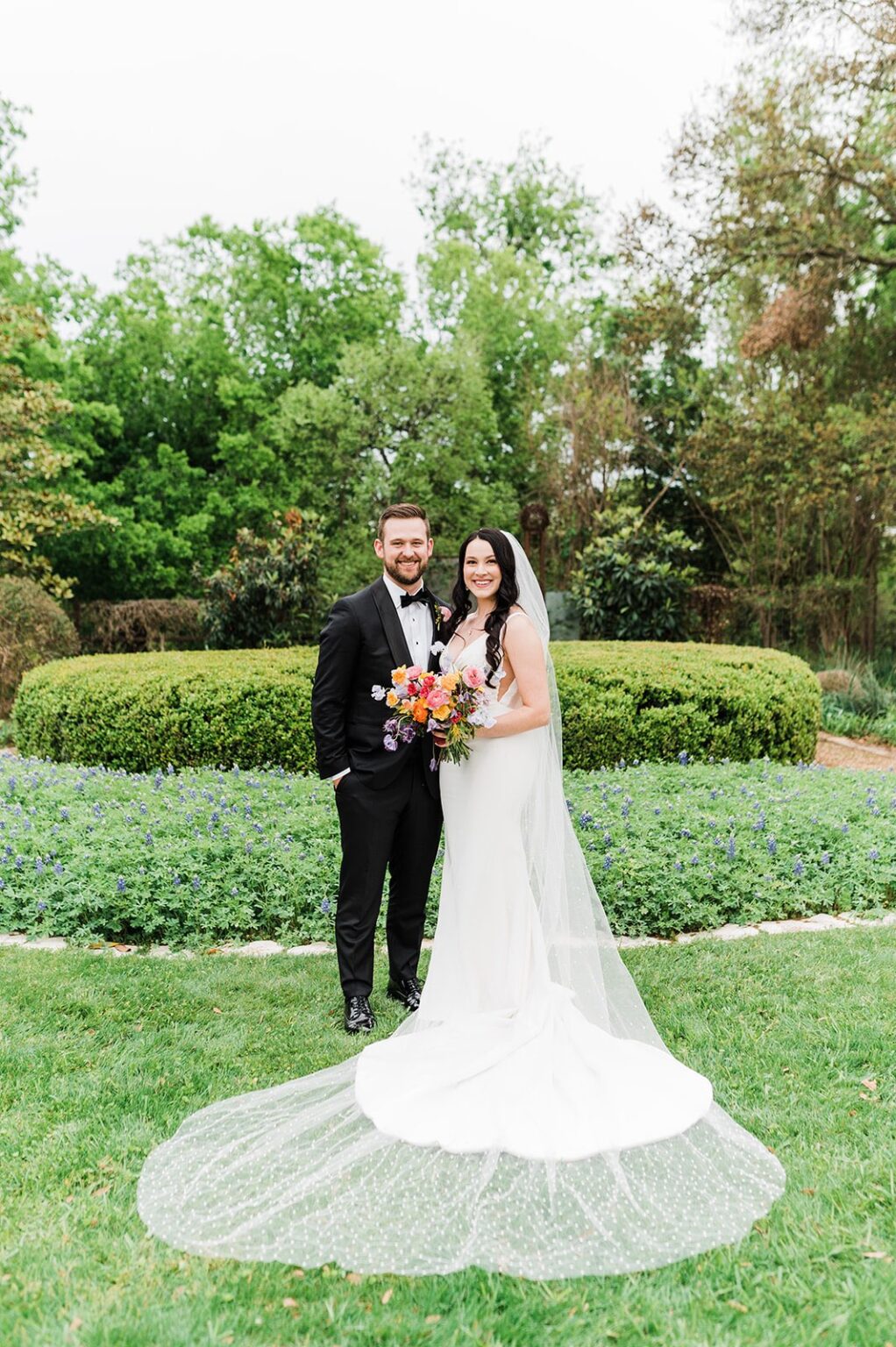 Colorful Wedding at Barr Mansion - biancanichole.com