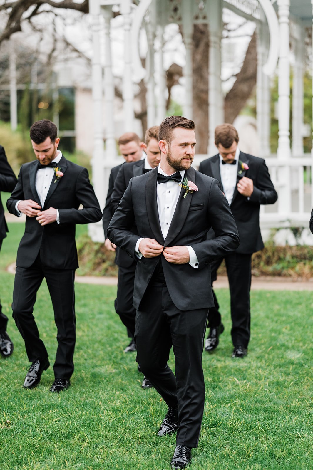 Colorful Wedding at Barr Mansion - biancanichole.com