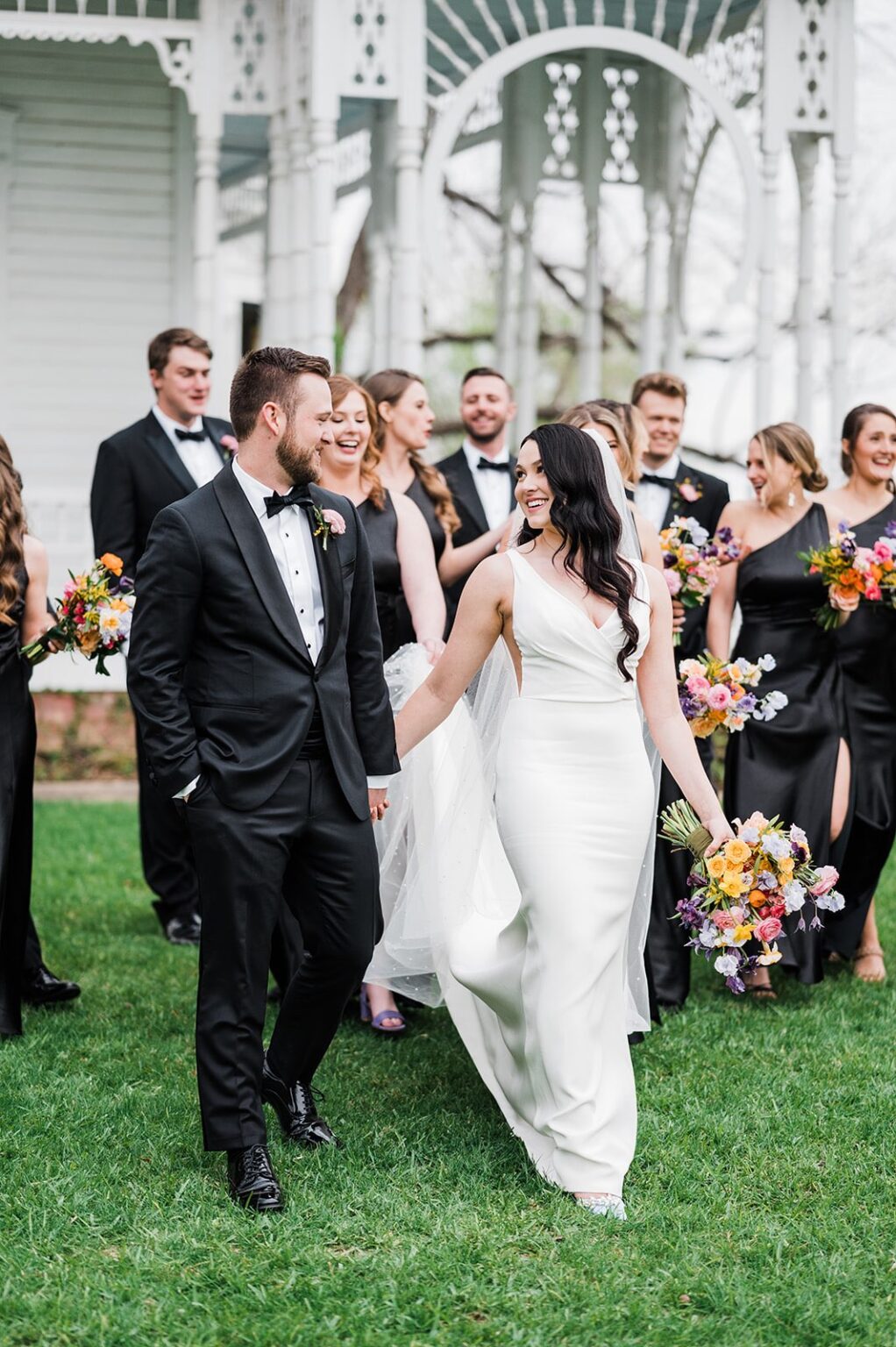 Colorful Wedding at Barr Mansion - biancanichole.com