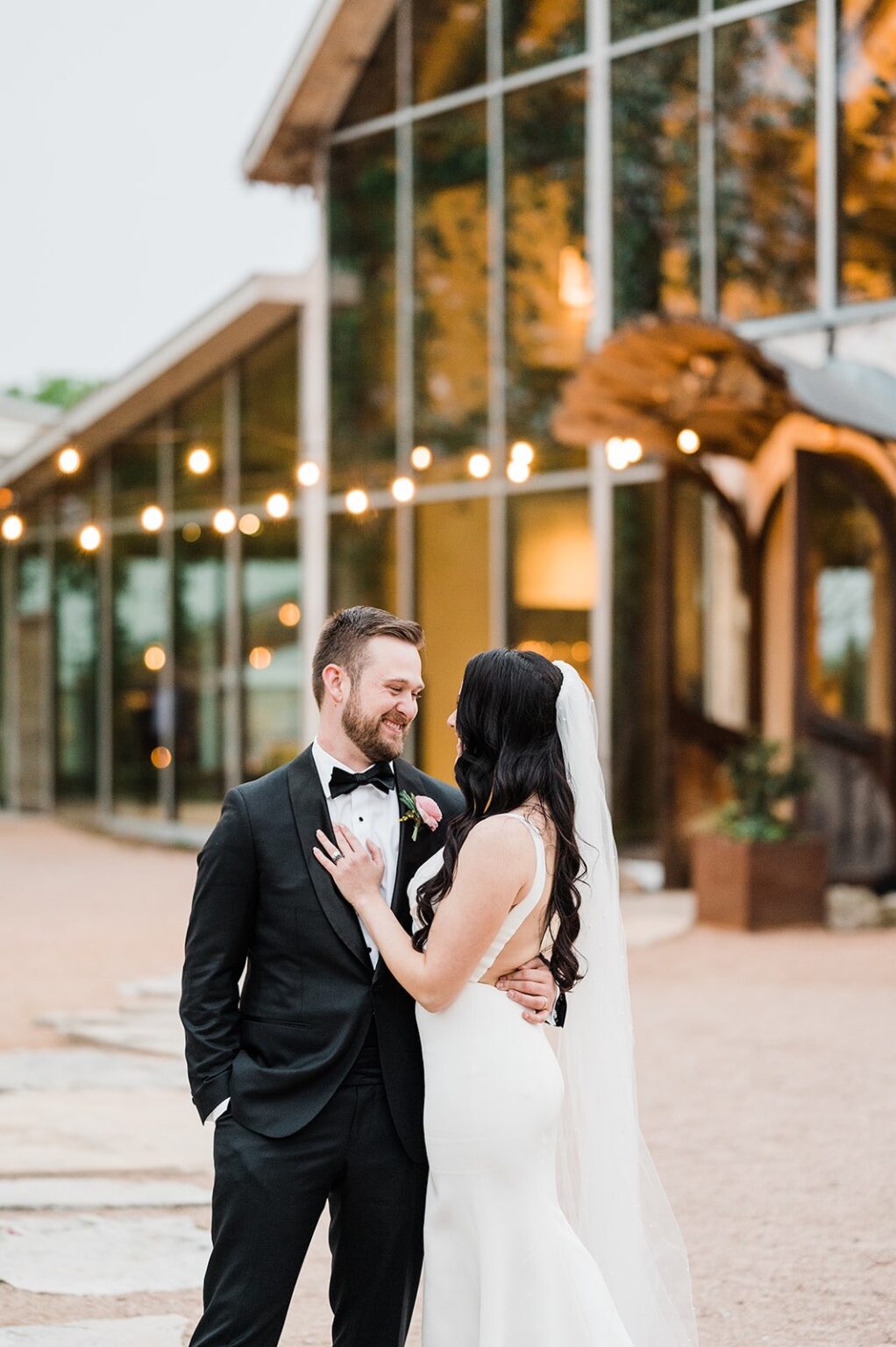 Colorful Wedding at Barr Mansion - biancanichole.com