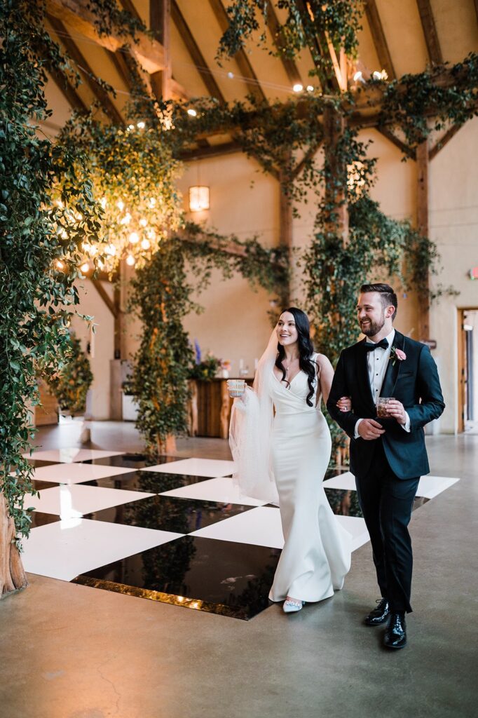 Colorful Wedding at Barr Mansion - biancanichole.com