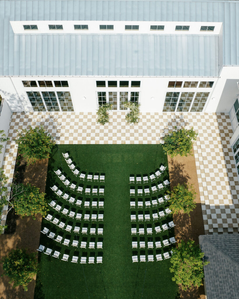 Dreamy Garden Wedding at Wish Well House - biancanichole.com