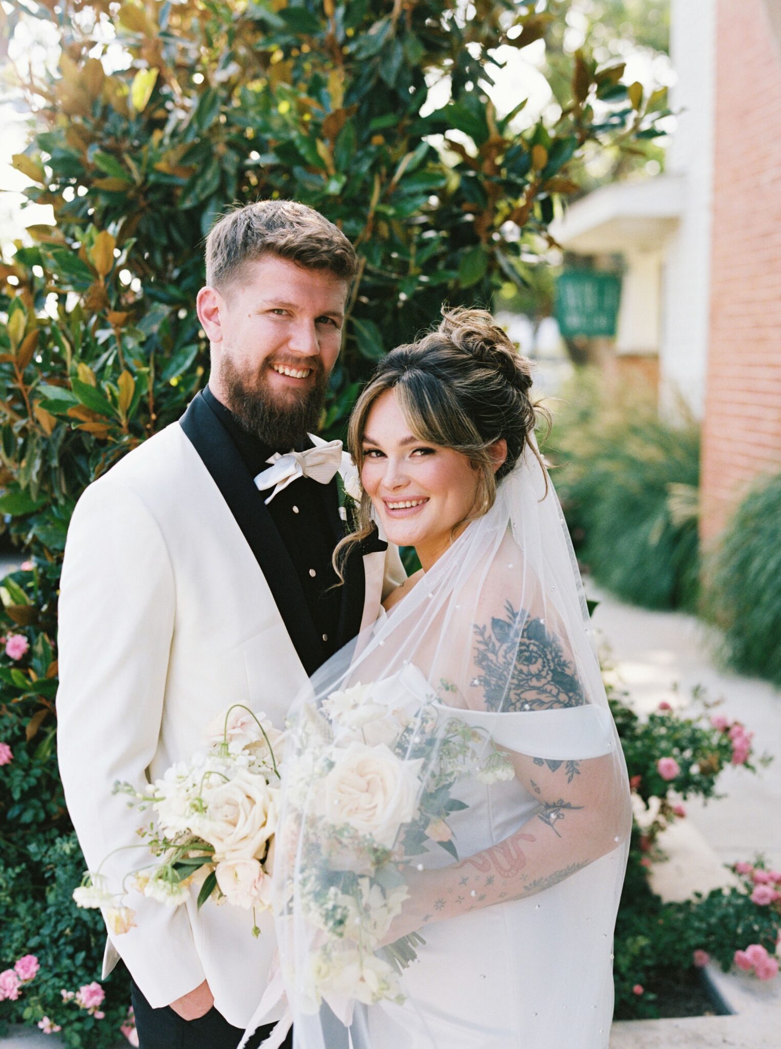 Dreamy Garden Wedding at Wish Well House - biancanichole.com