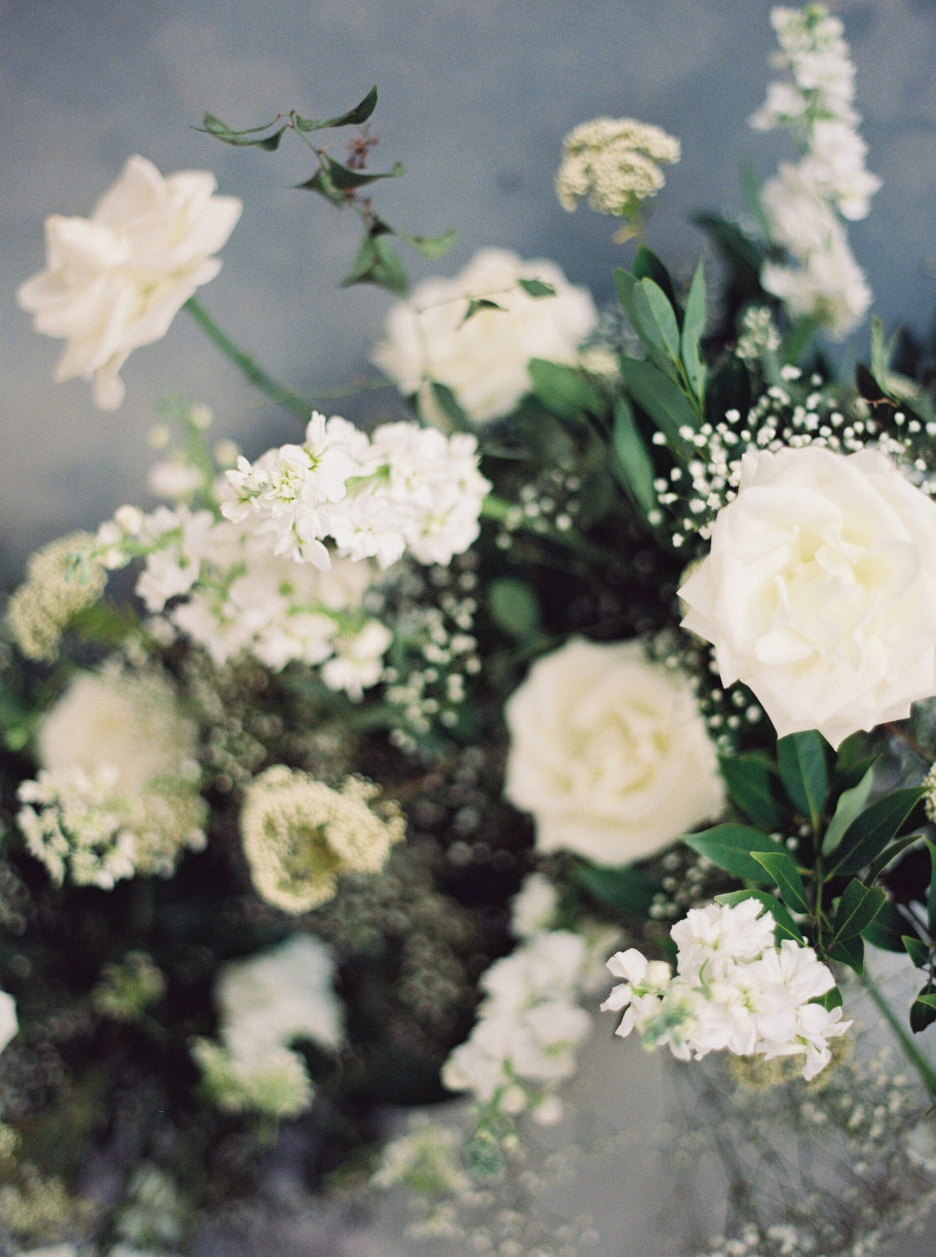 Dreamy Garden Wedding at Wish Well House - biancanichole.com