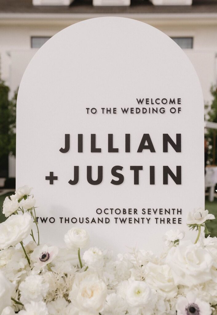 Modern White Wedding In Austin Texas - biancanichole.com